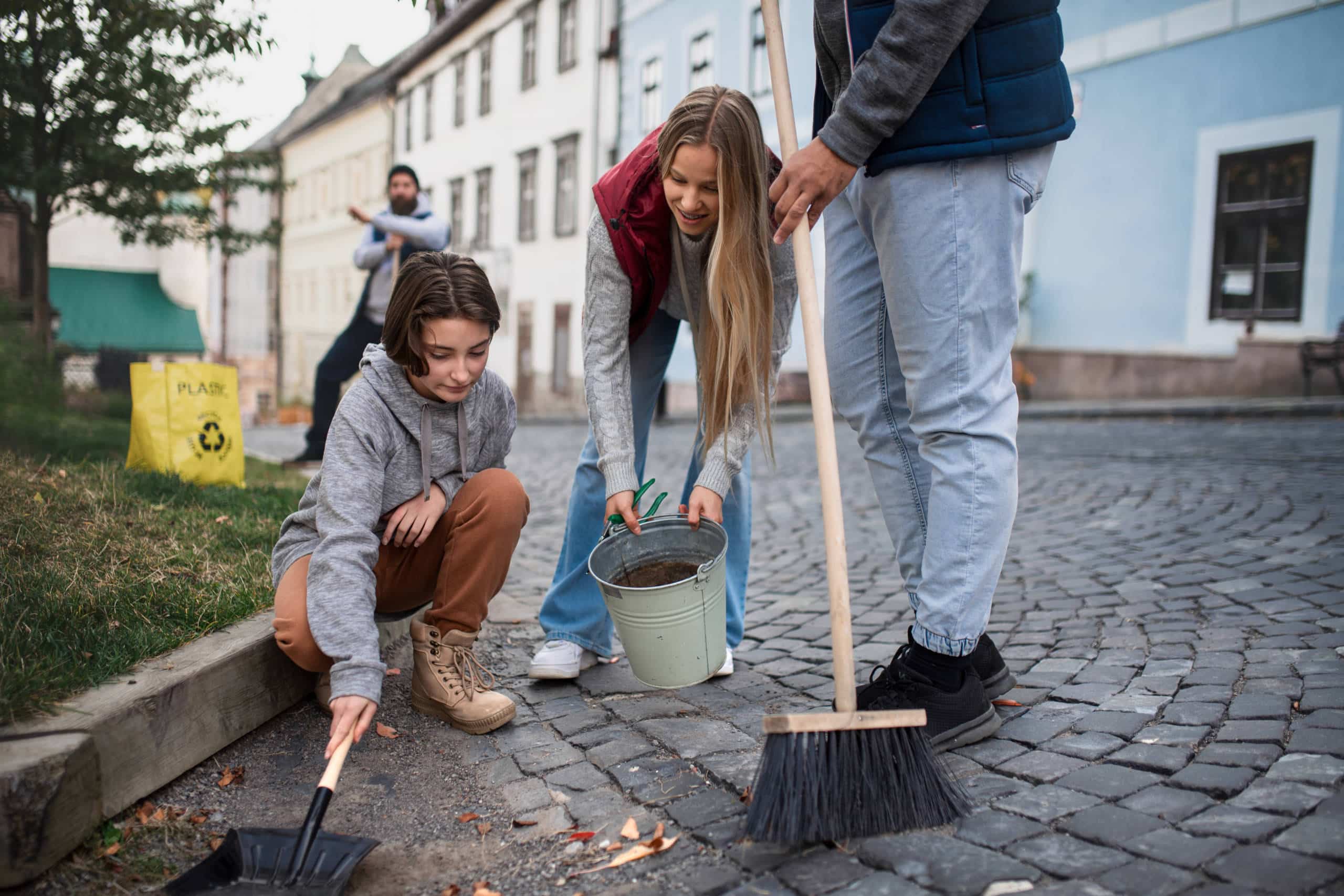 How Important Is Community Service for College Admissions? - Academic ...